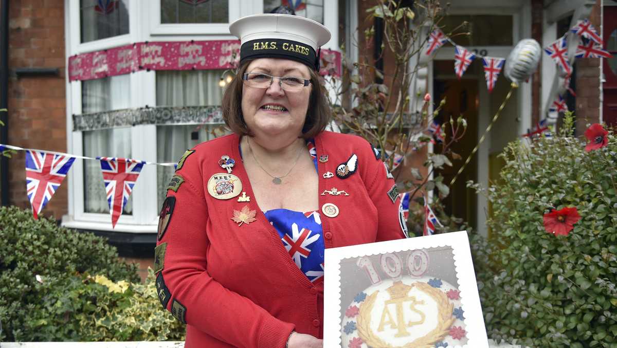 'She just brought joy': Cake Lady helps wounded soldiers heal, one ...