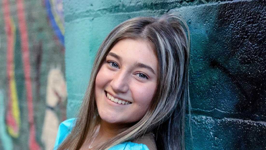 Senior Shout-Outs Slideshow 2025