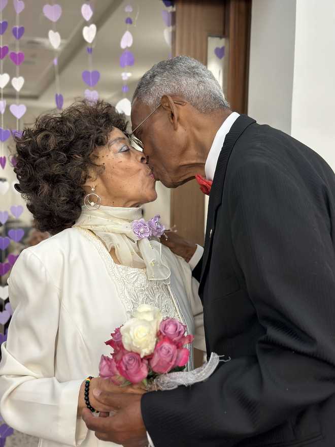Pair of Owings Mills couples renew vows for decades of marriage