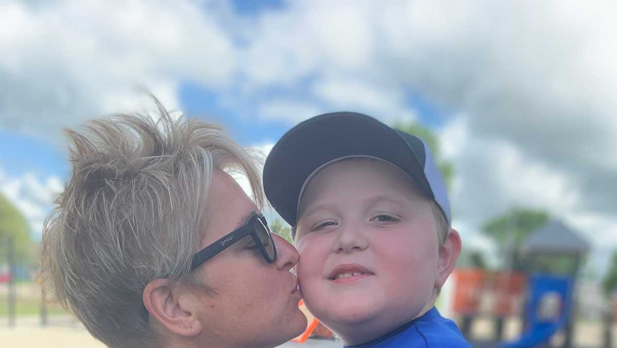 Pella mom raises money so kids with disabilities can participate in races