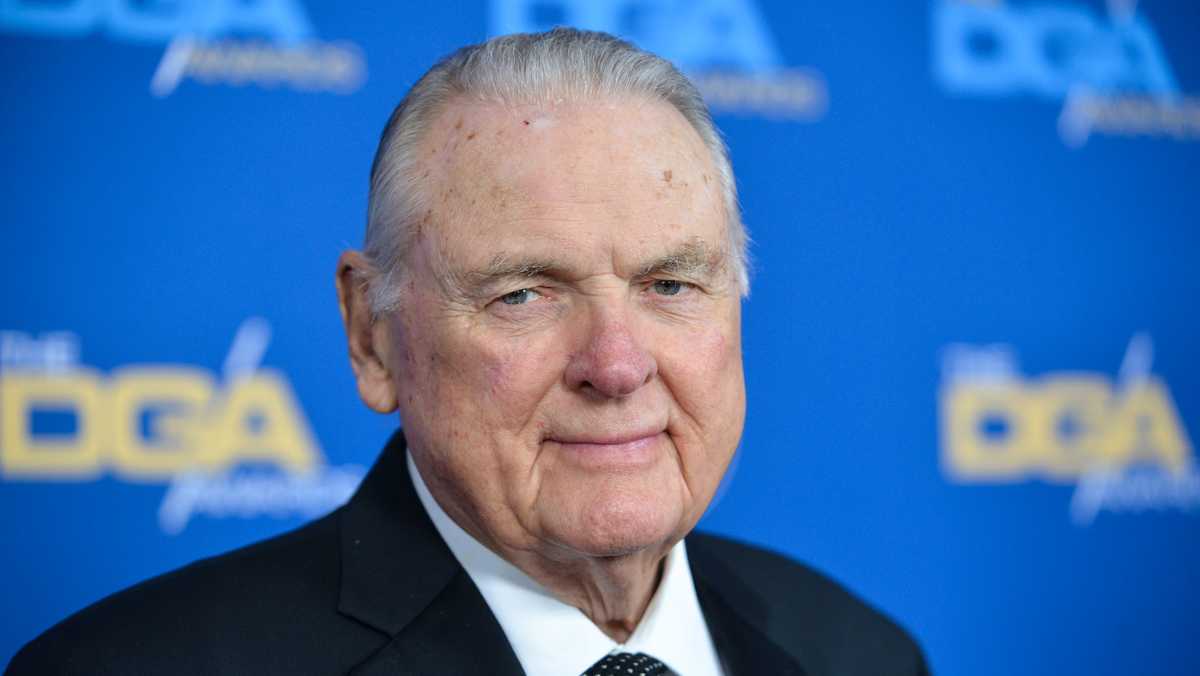 Keith Jackson, voice of college football, dies at 89