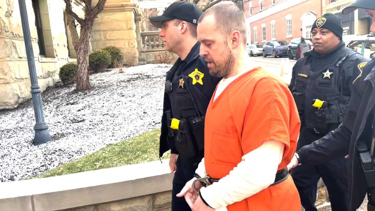 Man held for trial in deadly 2013 bank robbery inside a Washington ...