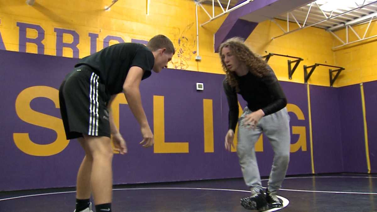 Scottsburg's high school wrestler overcomes Tommy John surgery