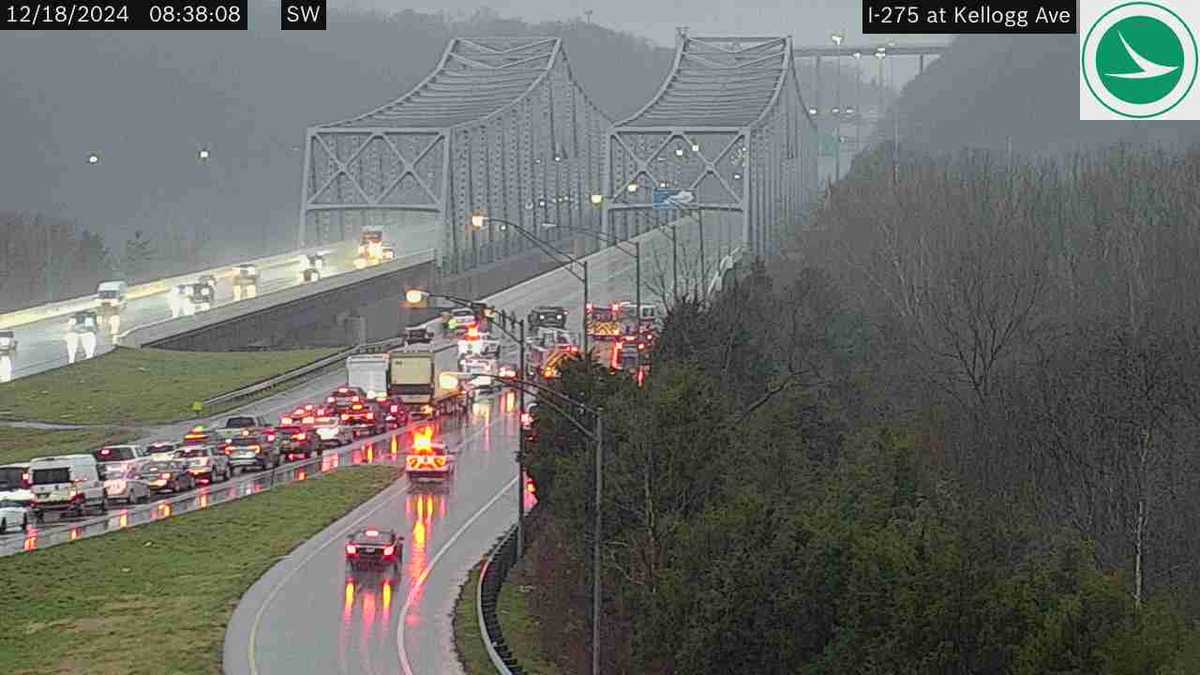 I-275 southbound lanes shut down at Comb-Hehl Bridge after crash