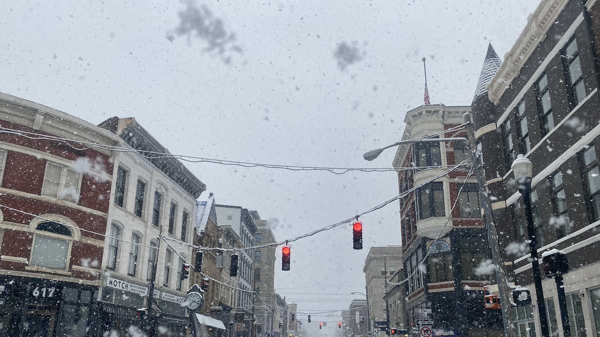 PHOTOS: Snow blankets communities across Cincinnati with more on the way