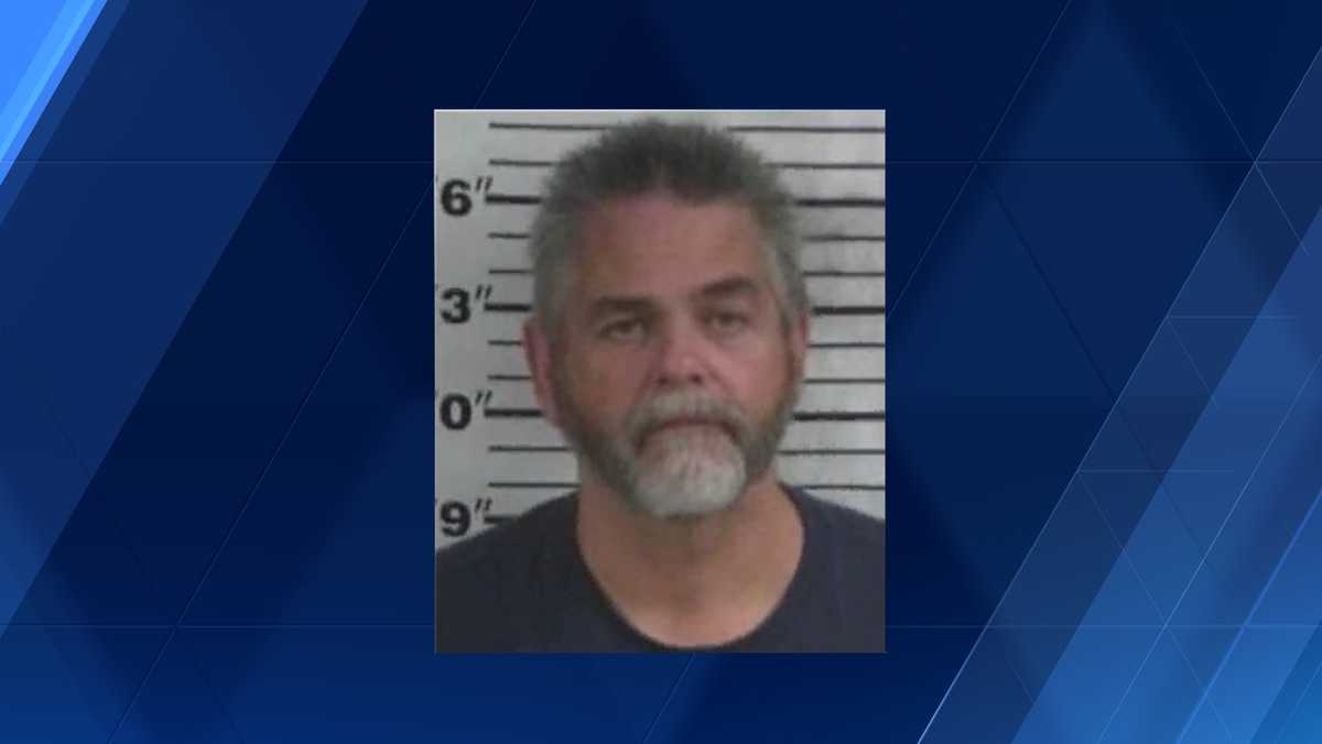 Alabama mayor pleads not guilty to using inmates, chief of police for ...