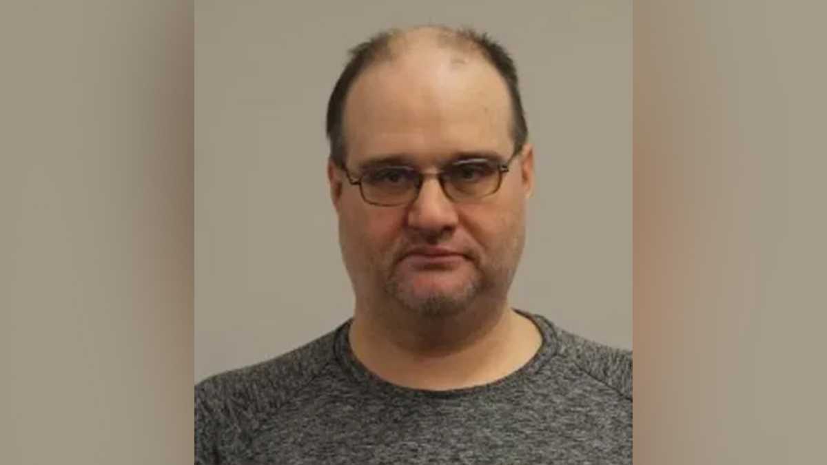 Hundreds of photos, videos of child pornography found on convicted Revere sex offender's phone ...