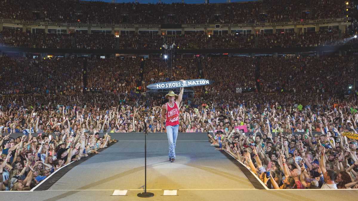 Kenny Chesney set to perform at Brandon Amphitheater