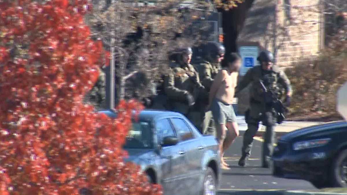 Man claims to be wearing bomb, demands $1 million from Kenosha bank