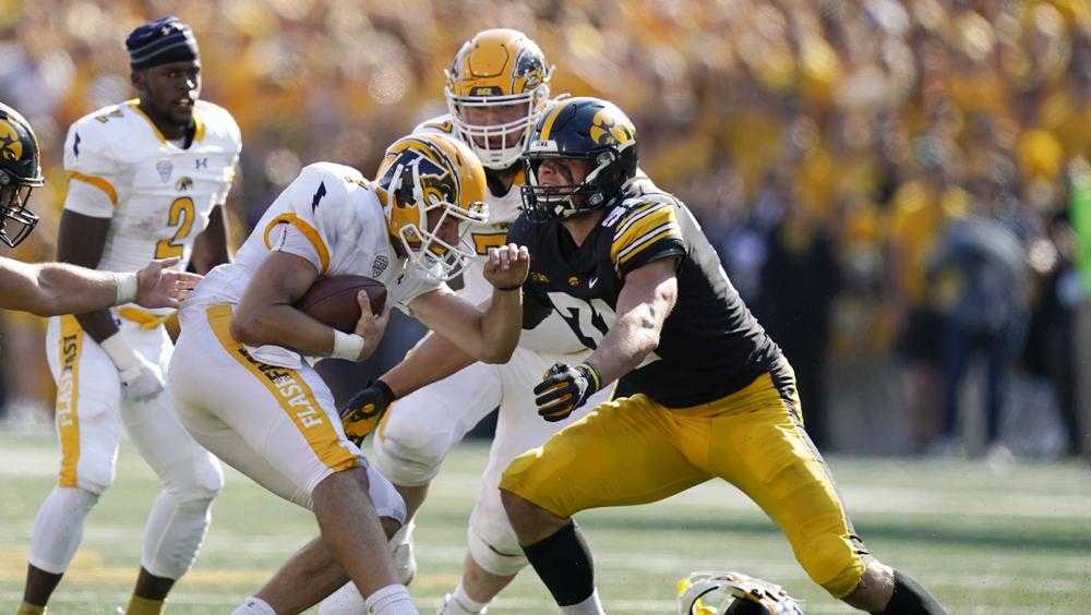 No. 5 Iowa Hawkeyes seeking 10th consecutive win