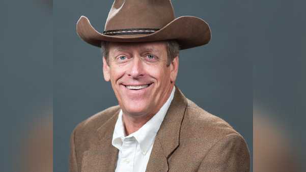 Texas Roadhouse CEO and founder dies