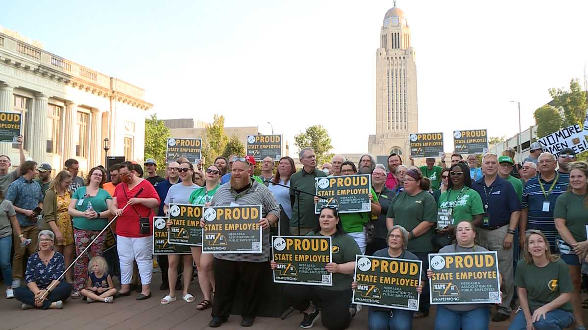 Nebraska Association of Public Employees rally against low wages