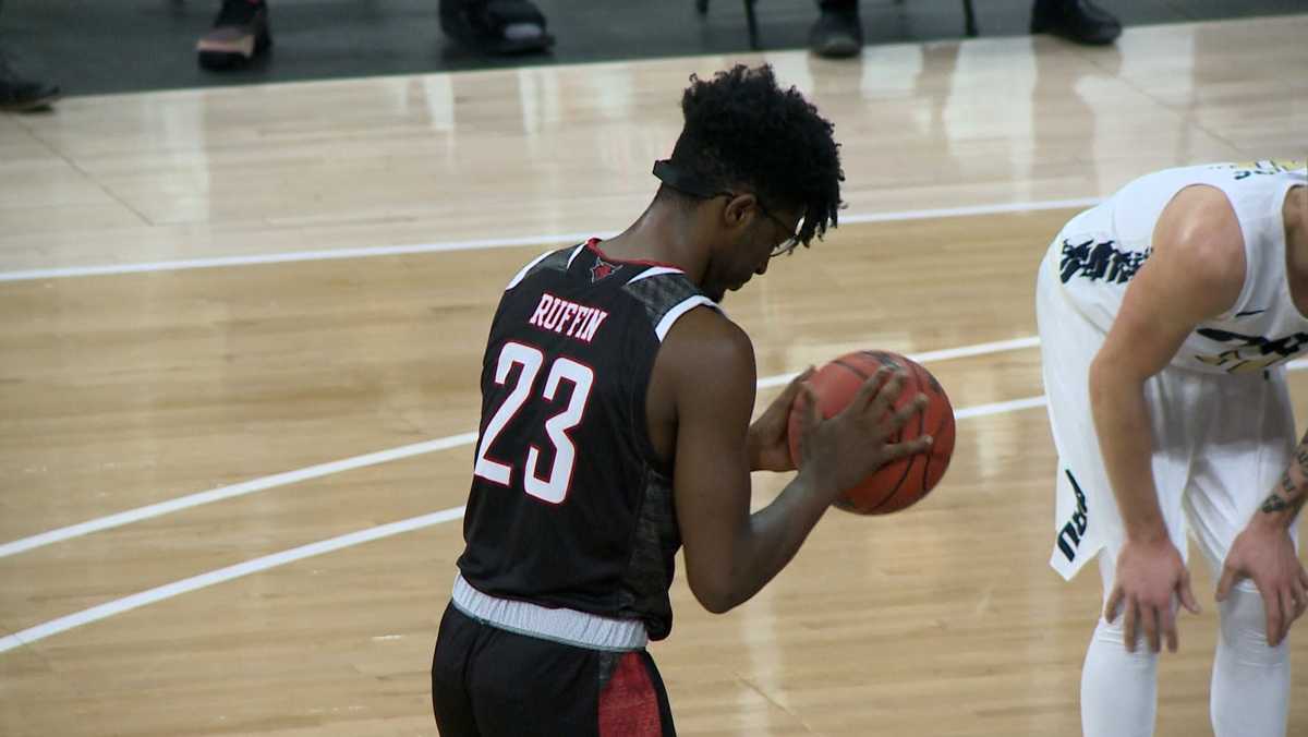 Ruffin's rise: Junior guard making mark as a Maverick