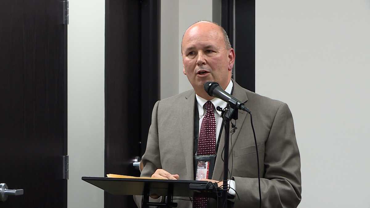 Corrections director Scott Frakes addresses North Omaha community