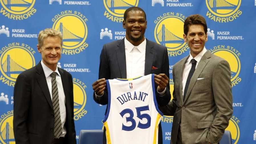 Thunder fans repeatedly boo Durant as he returns as opponent