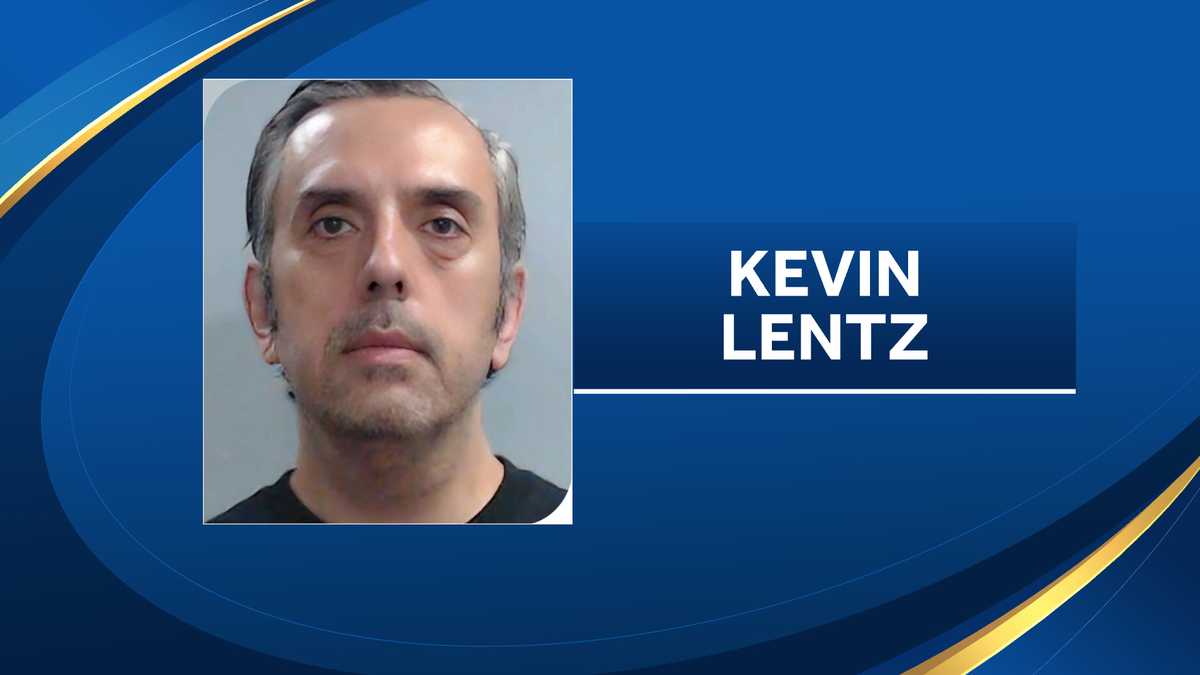 Former teacher pleads guilty to sending explicit photos to NH kid