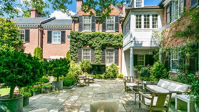 Plank lists Georgetown mansion at 17% discount from last year