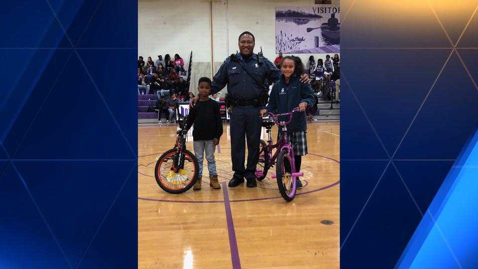 Deputy's bicycle giveaway builds relationships with students