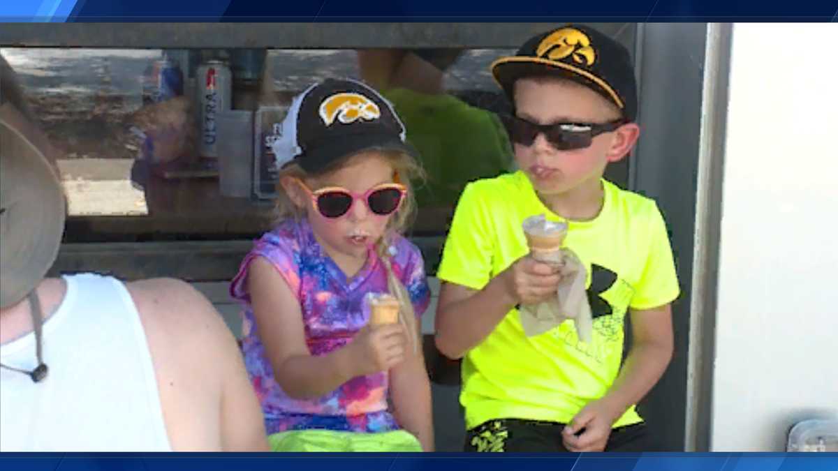 College World Series fans feel the heat in Omaha