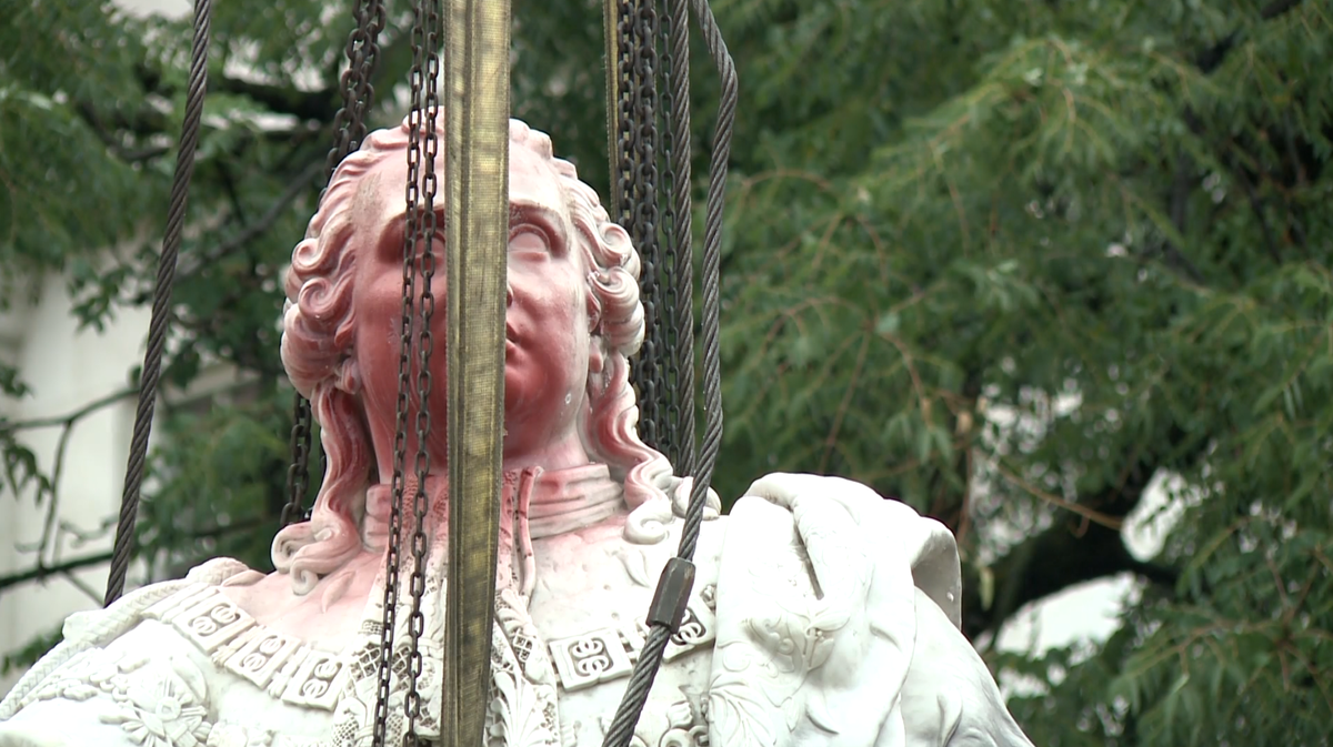 Metro Council wants Mayor Fischer to restore King Louis statue in ...