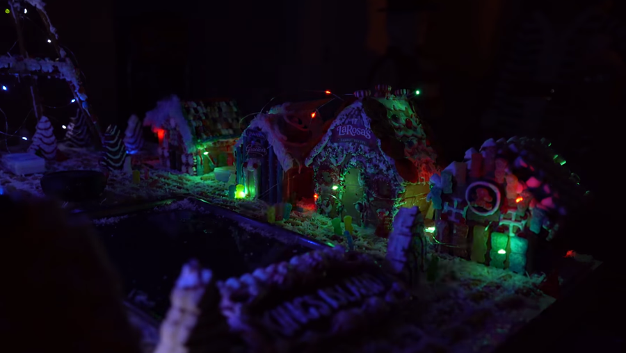 Family creates their own gingerbread house replica of Kings Island to ...