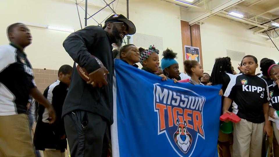Ed Reed, Mission Tiger surprise KIPP Ujima Village Academy students