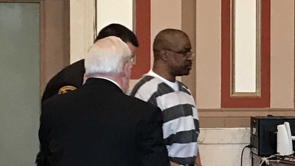 Judge appoints new attorneys for convicted serial killer