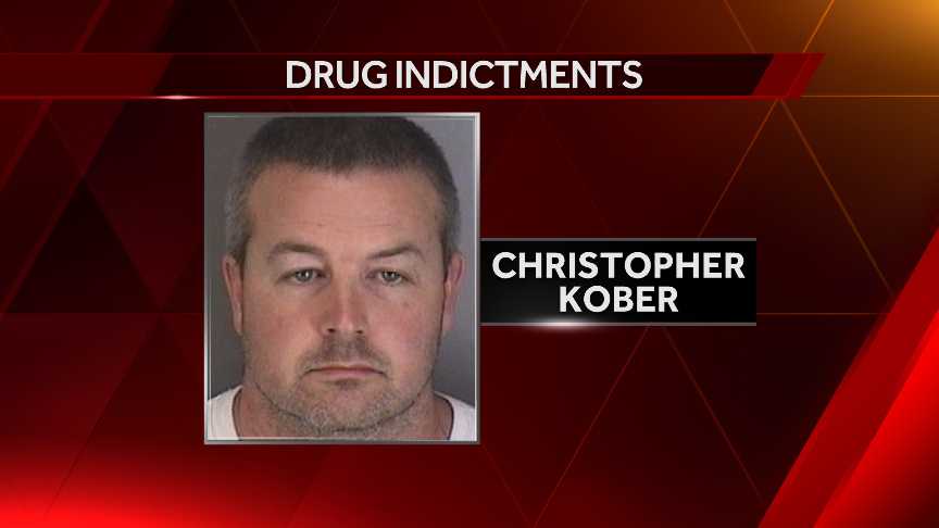 Suspended State Patrol investigator indicted on drug charges