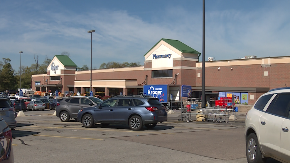 Crooks snatch 76-year-old woman's purse outside Blue Ash Kroger, drag ...