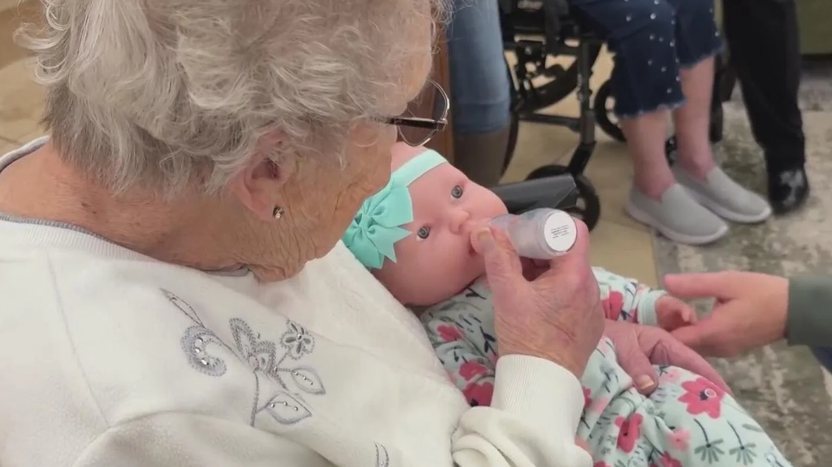 Dementia baby dolls therapy for memory care patients