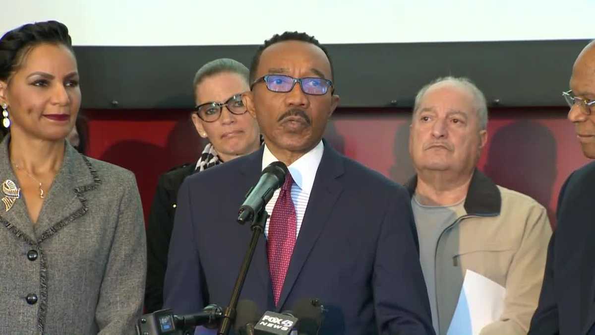 Kweisi Mfume announces candidacy to replace Rep. Elijah Cummings