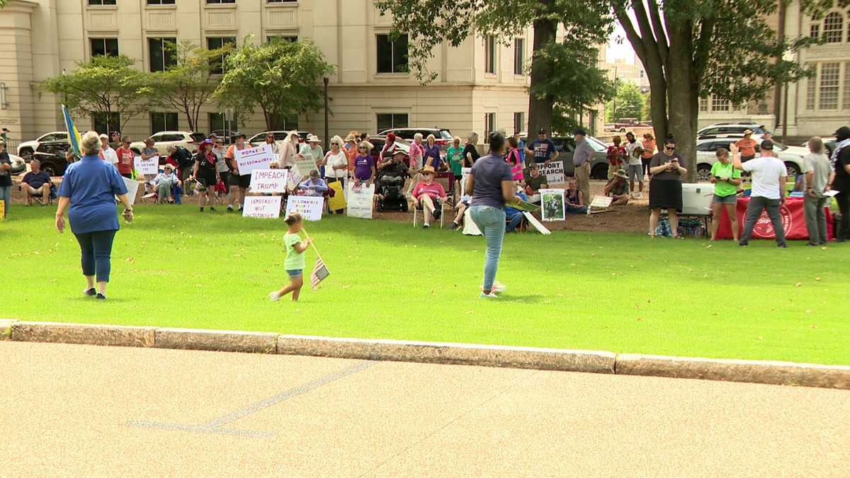 Pro-worker supporters gather to recognize true spirit of Labor Day