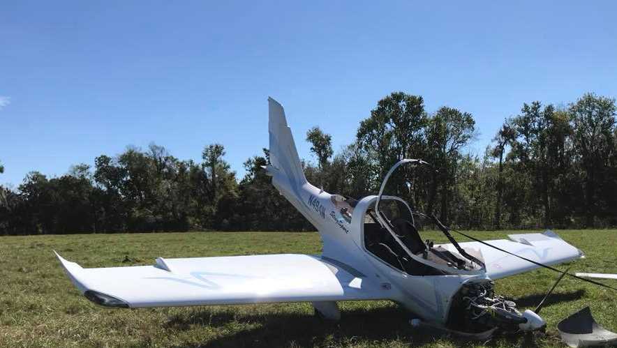 Single-engine plane crashes in Clermont, authorities say