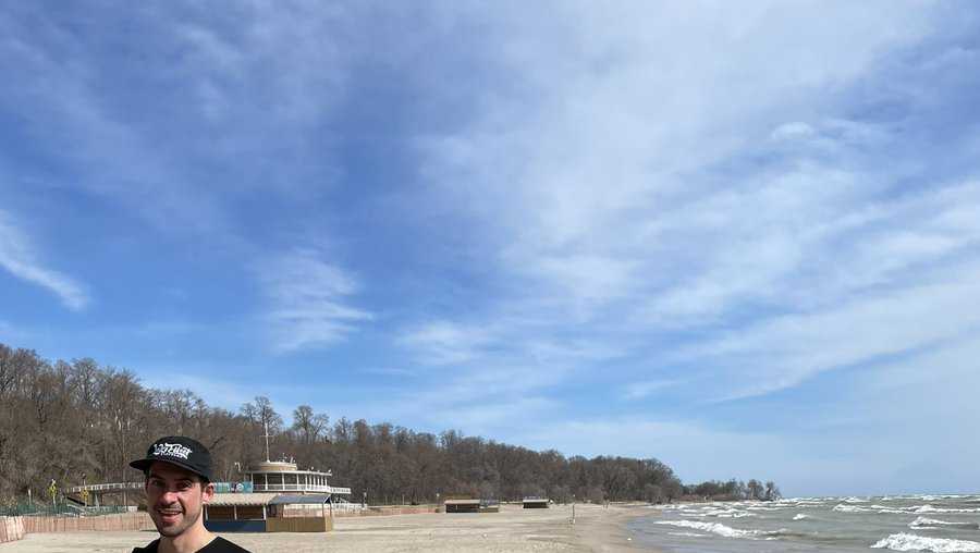 50 mph winds bring great surf conditions on Lake Michigan