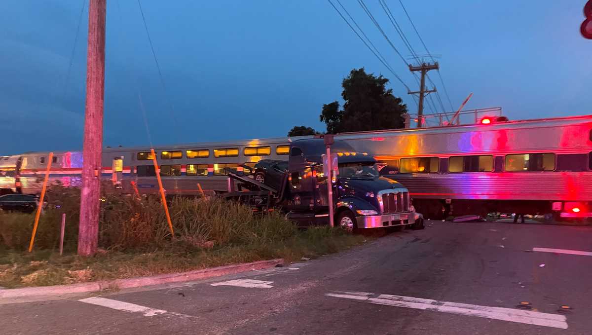 8 injured after Amtrak train crashes into tractor-trailer in Polk County