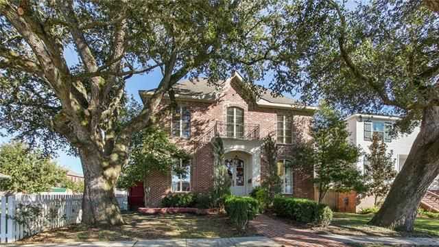 Just Listed: Stunning large Lakeview home on desirable street