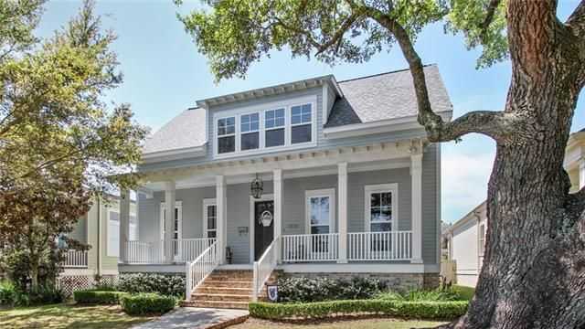 JUST LISTED: Stunning Lakeview home