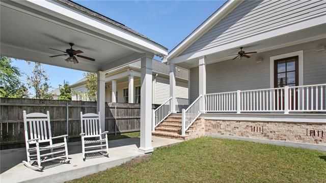 JUST LISTED: Stunning Lakeview home