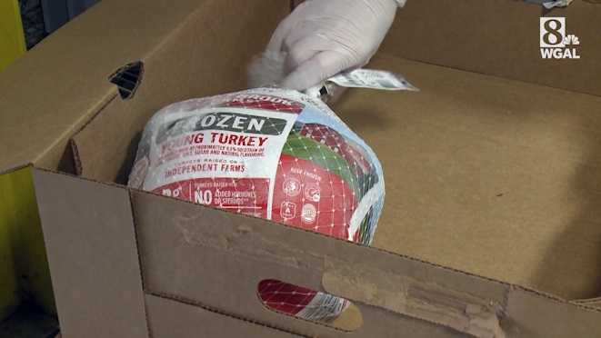 GIANT Company donates turkeys to Lancaster County Food Hub