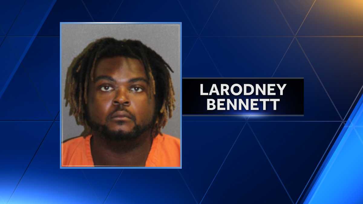 Deputies Man Flees Traffic Stop Dragging Deputy Behind