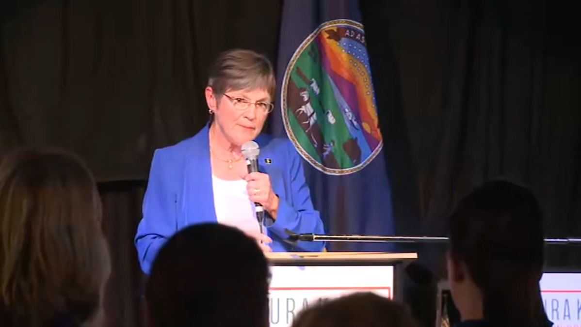 Former Kansas Gov. Bill Graves endorses Laura Kelly in gubernatorial race