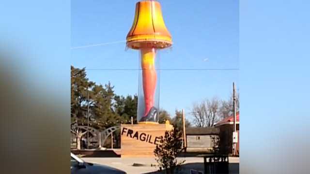 Oklahoma Fantastic Finds: 40-foot 'leg lamp' on display in Chickasha