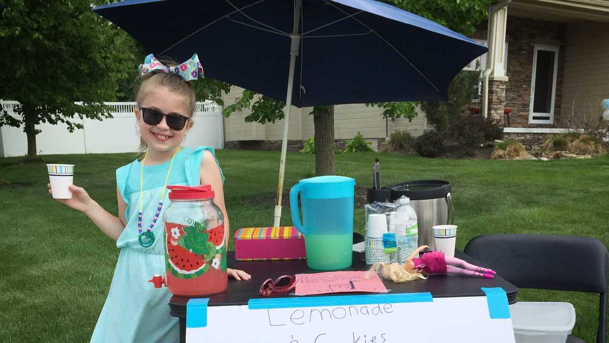 Girl shows outpouring of love with lemonade stand for friend