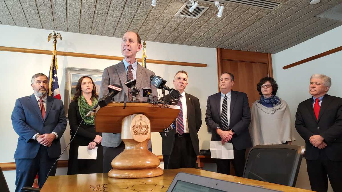 Vermont health officials, governor provide COVID-19 plan