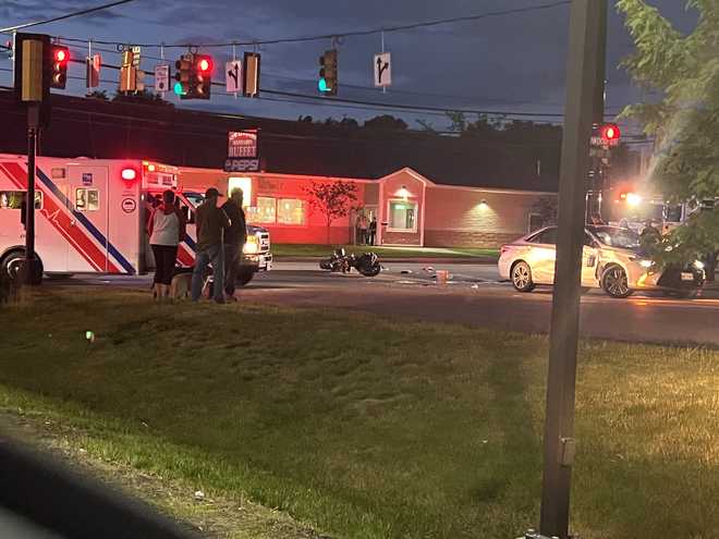 Motorcycle crash shuts down section of Sabattus Street in Lewiston