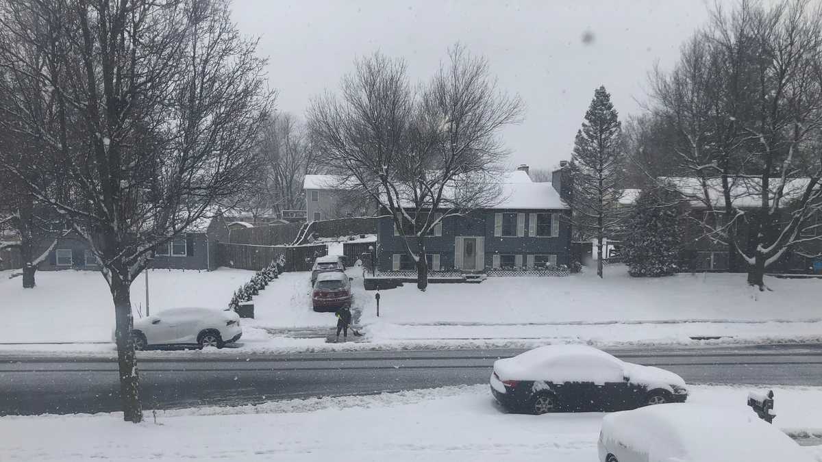See Baltimore's first snow in 716 days in photos