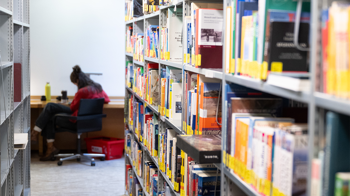 Florida bill proposes fees for multiple school library book challenges