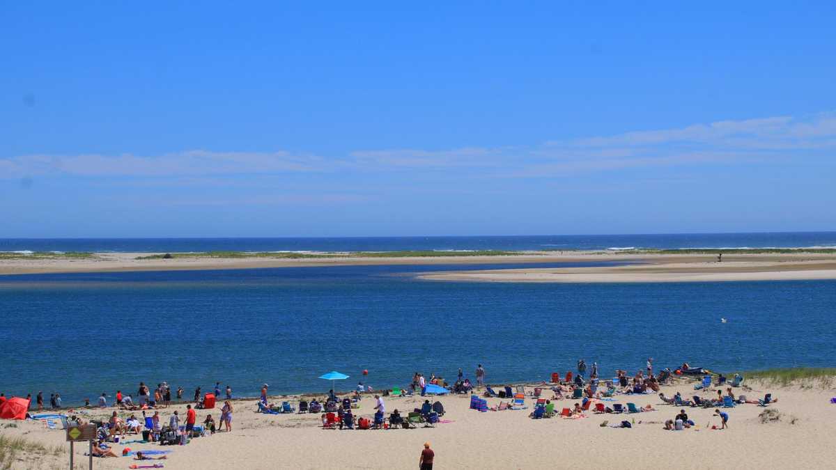 Officials link cluster of COVID-19 cases in Cape Cod town to restaurant ...