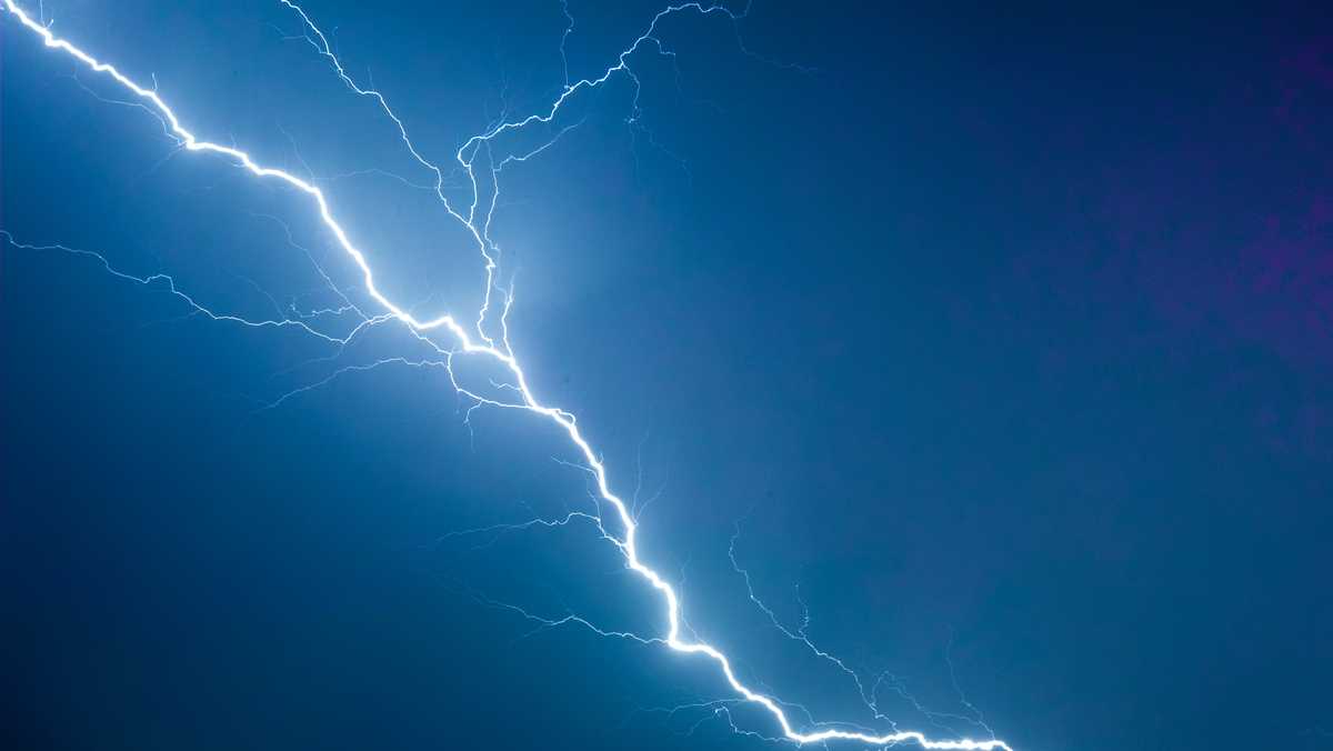 WEATHER: 4 hospitalized after being struck by lightning in St. Louis