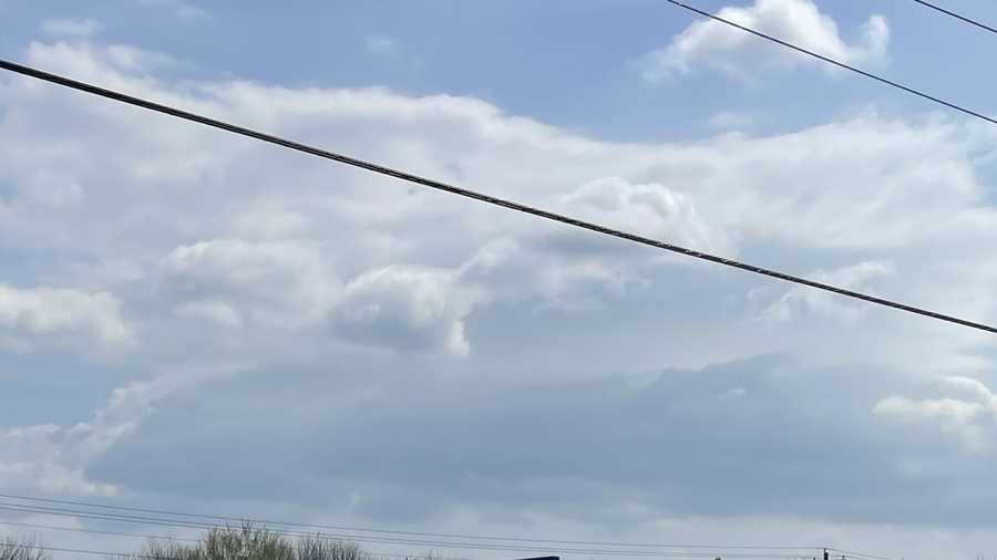 Arkansas town's businesses trade barbs in "sign wars"